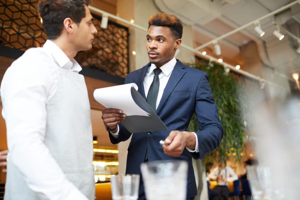 Restaurant manager: ruolo, competenze e carriera nel mondo della ...